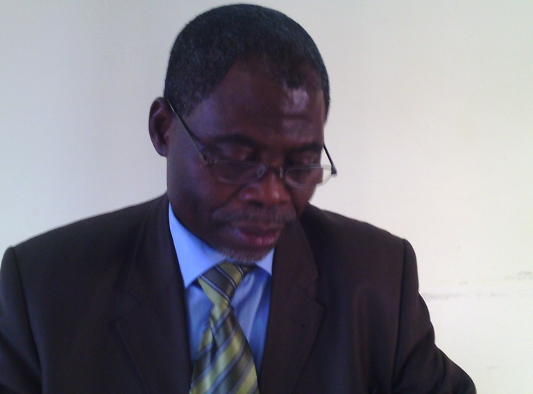 Victor Missanda coupe son morceau de l’ADERE