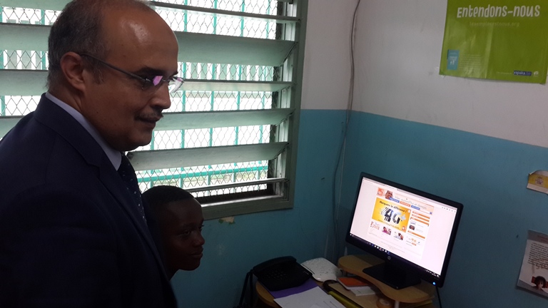 Gabon Télécom offre des kits informatiques et internet à deux orphelinats de Libreville