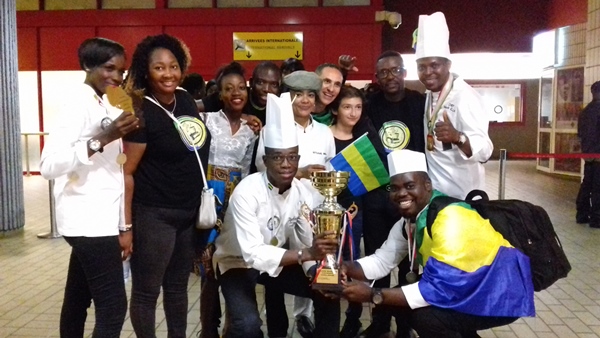 Cuisine : des chefs gabonais cherchent désespérément deux billets d ...