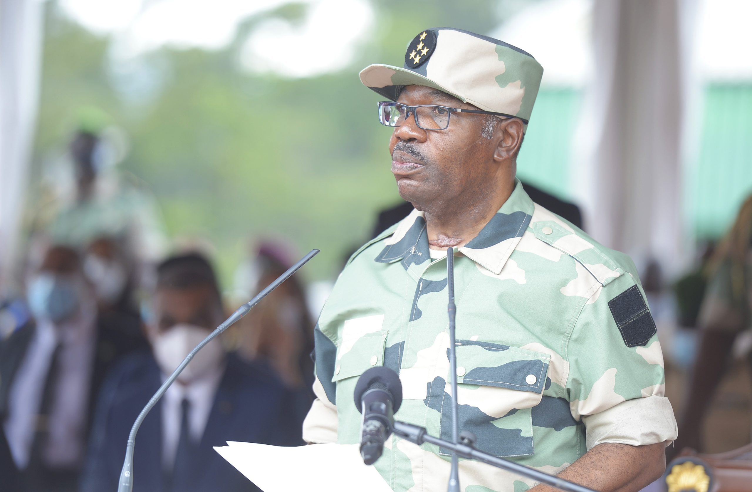 Ali Bongo en tenue militaire pour commémorer le Saint patron des ...