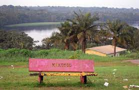 Makokou : une élève de terminale jette son nouveau-né dans les toilettes