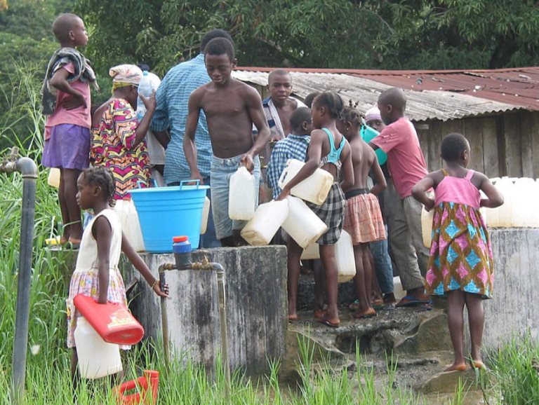Gabon : 700 000 personnes vivent sous le seuil de pauvreté selon la ...