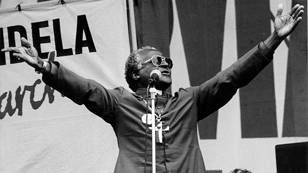 Ali Bongo profondément attristé par le décès de Desmond Tutu