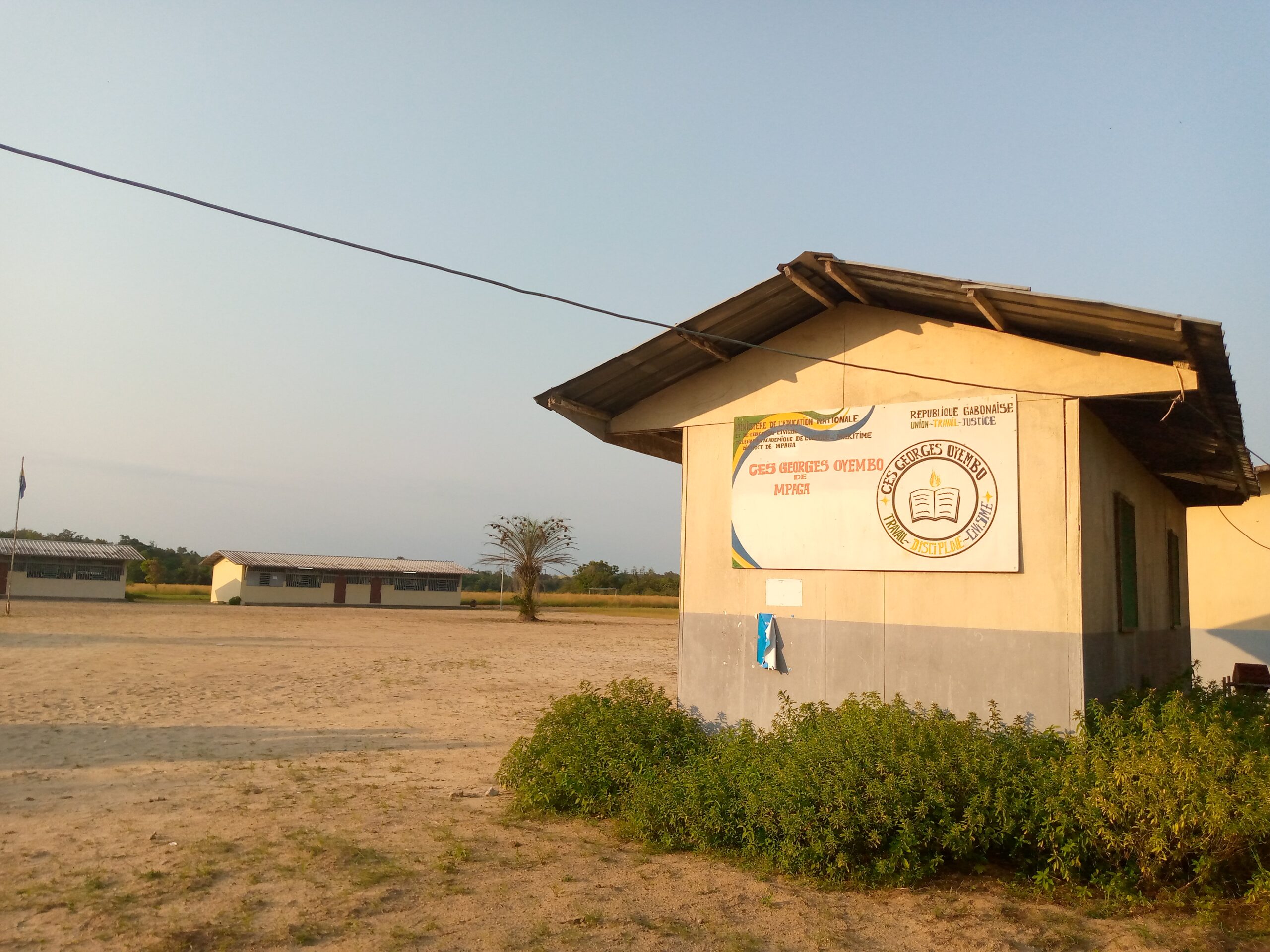 Pas d’enseignants dans l’unique CES du District de Mpaga dans l’Ogooué ...