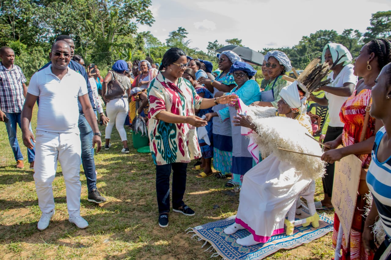 Tournée Républicaine dans le Moyen Ogooué : Denise Mekam'ne balise le ...