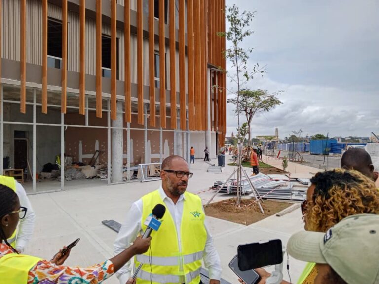 Baie des rois : des batiments désormais visibles