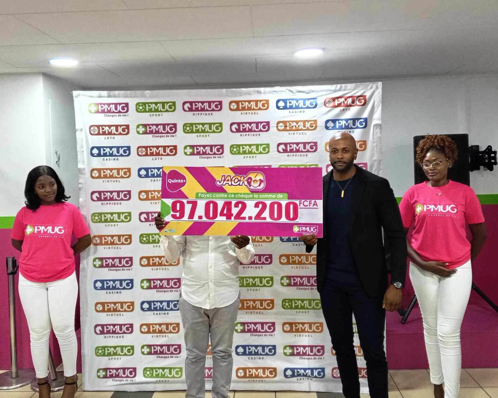 Avec une mise de 600 FCFA, il gagne au Jackpot 97 millions FCFA à ...
