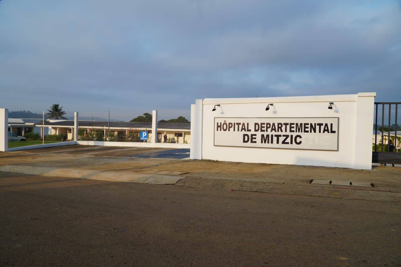 Inauguration de l'hôpital départemental de Mitzic