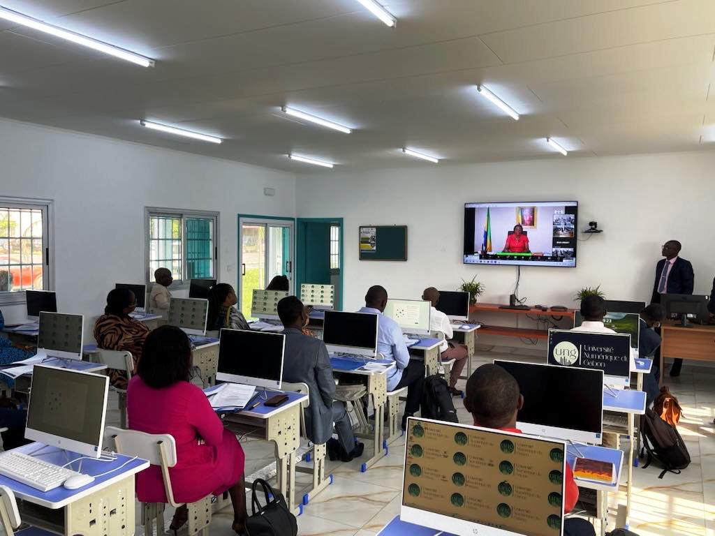 Education numérique au Gabon : formation des 50 enseignants chercheurs ...