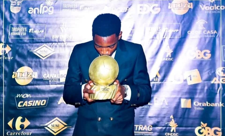 National Foot : Derrick Assoumou décroche le Ndambo d’Or 2025